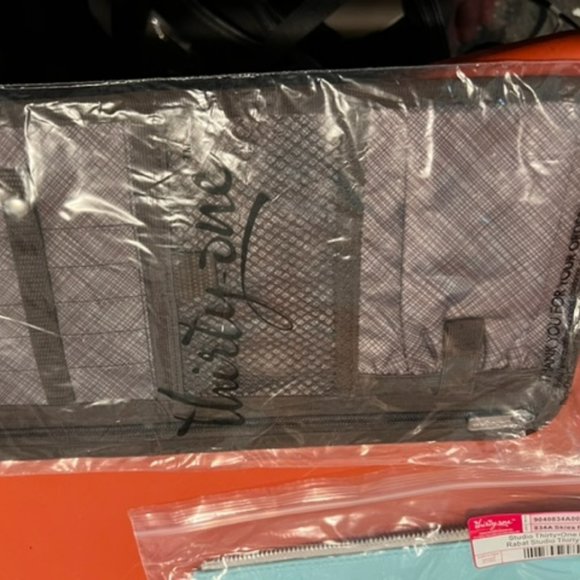 thirty-one | Other | New Thirty One 3 Made In The Shade Pocket | Poshmark